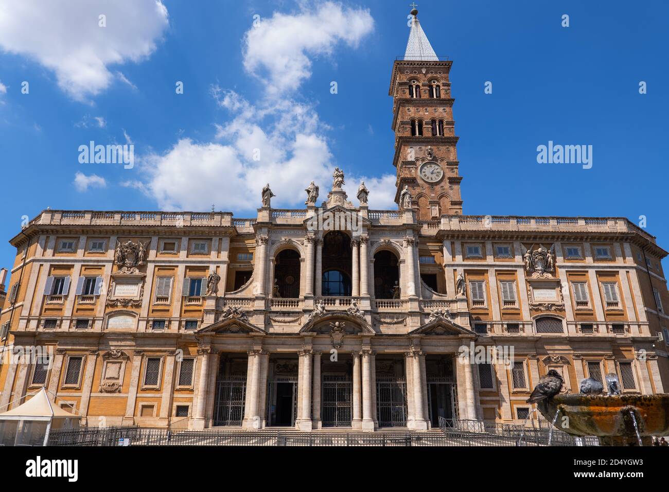 Basilica santa maria church hi-res stock photography and images - Alamy