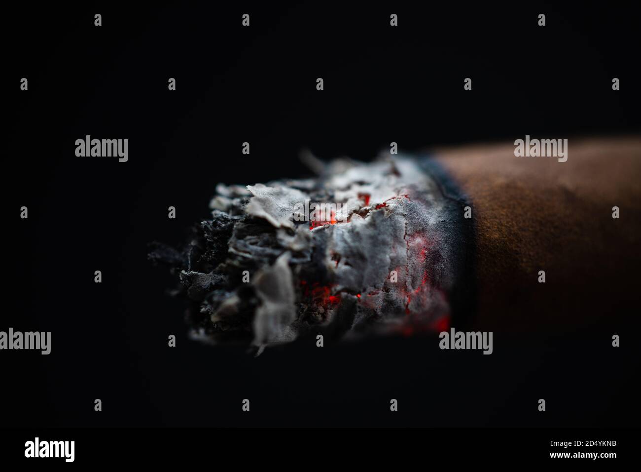burning cigarillo, cigar in close-up, macro Stock Photo - Alamy