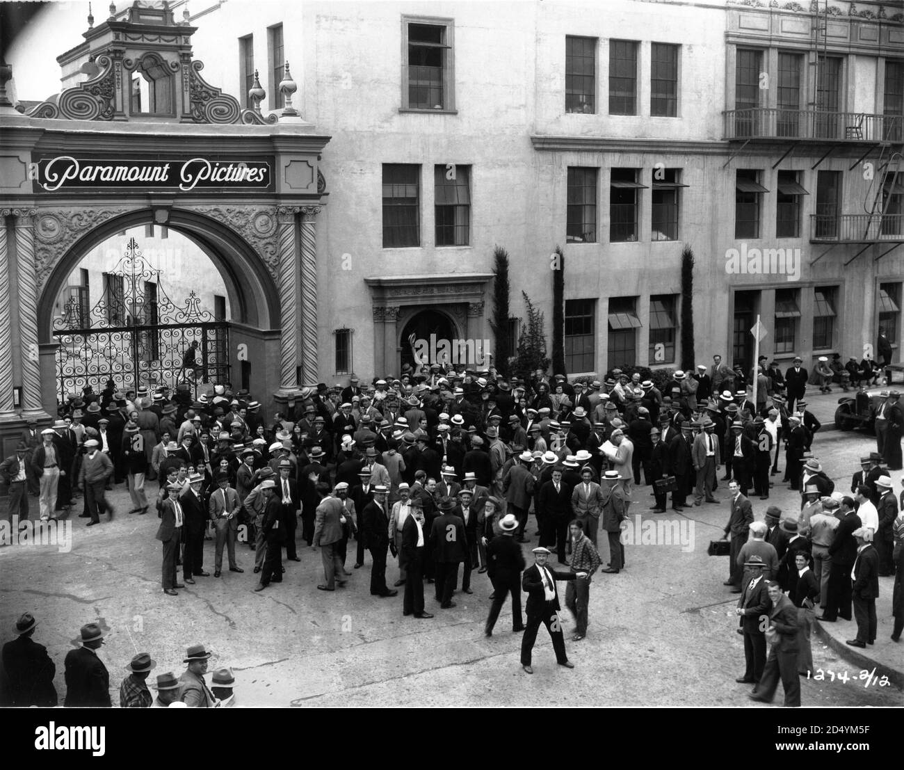 Casting Call outside Paramount Studios in Hollywood for Movie Extras ...