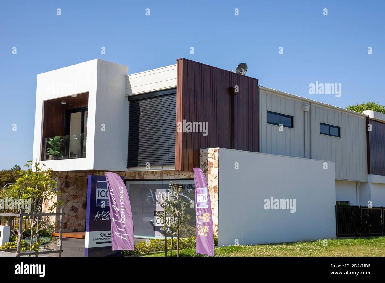 Australian modern two storey home hi-res stock photography and images ...