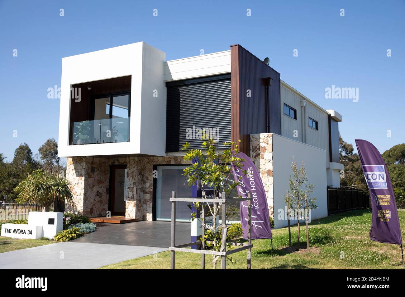 Australian modern two storey home hi-res stock photography and images ...