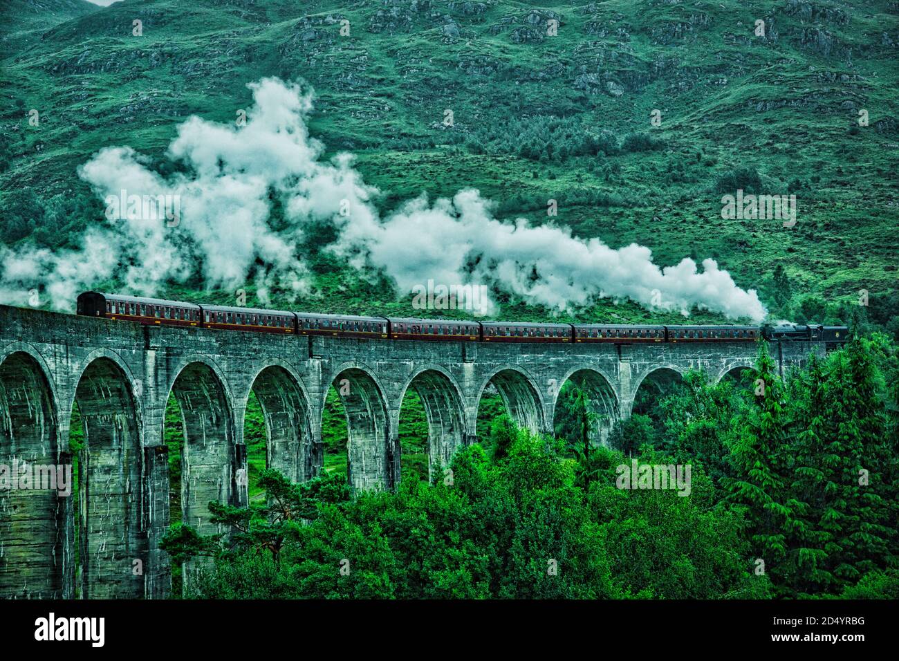 Harry Potter, Hogwarts Express, train, Glennfinnan viaduct, Scotland ...