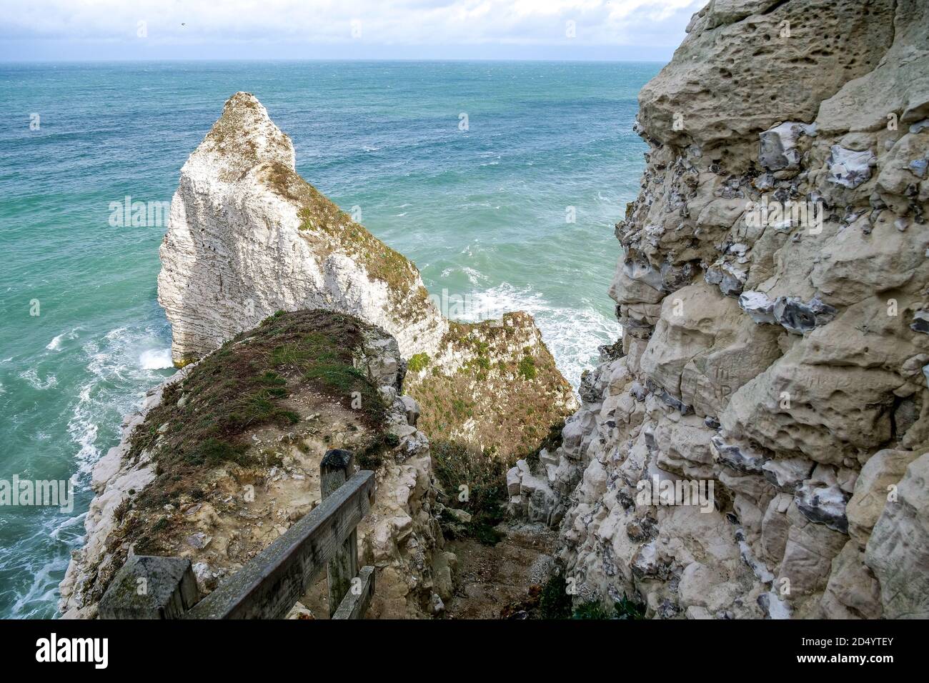 Etretat, Northern cliffs - Falaises d'Amont, Seine-Maritime, Normandy ...
