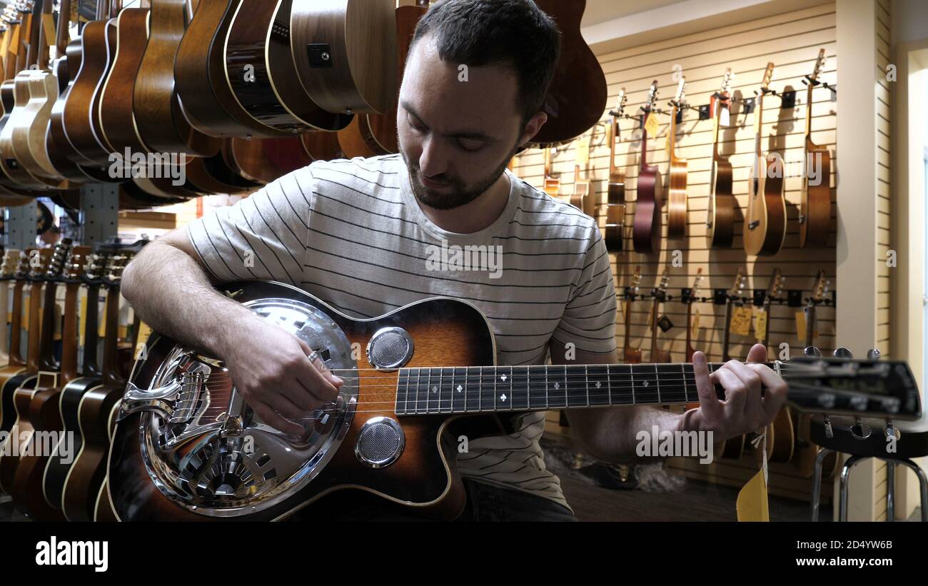 Montreal music shop hi-res stock photography and images - Alamy
