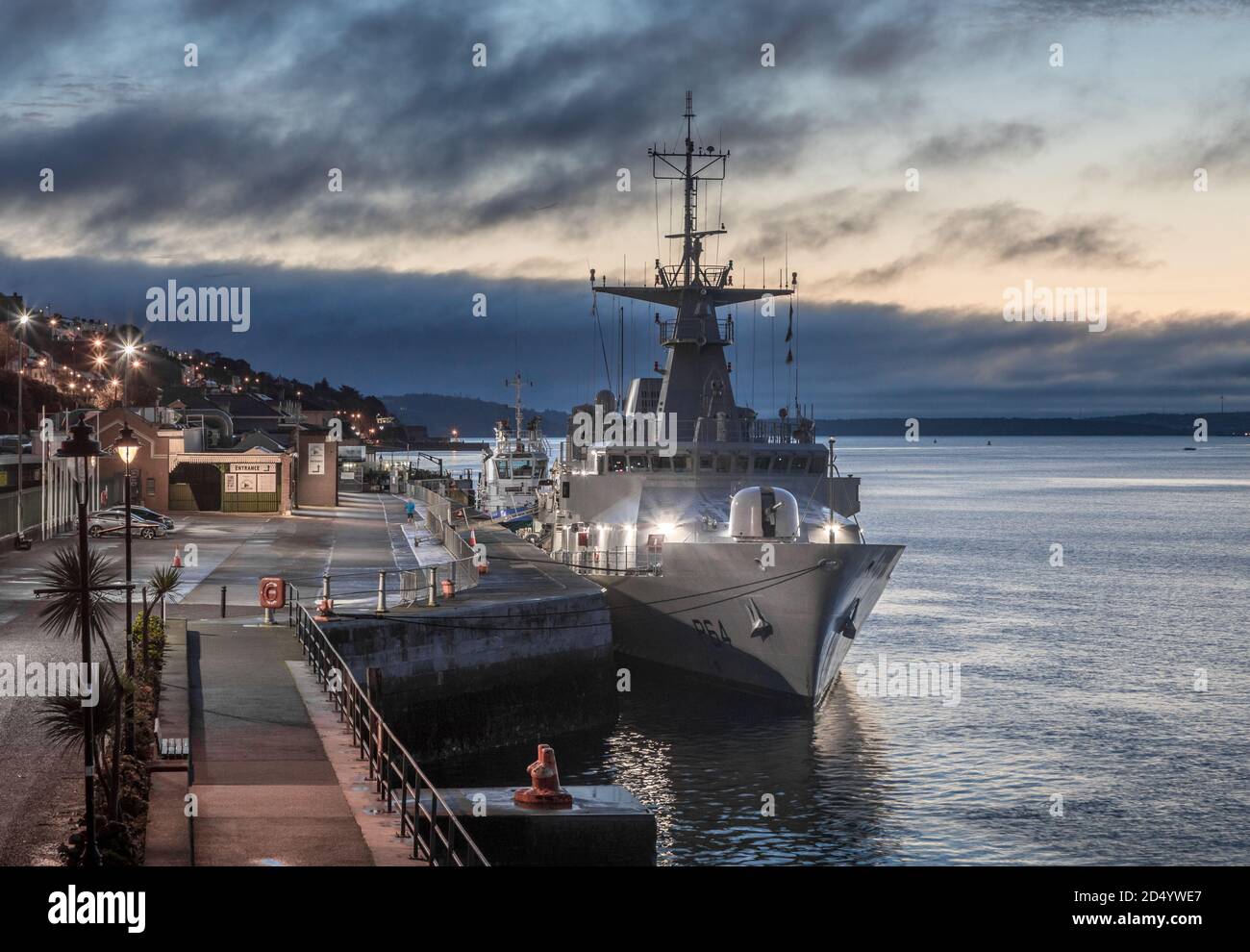 Irish defence forces naval service base hi-res stock photography and ...