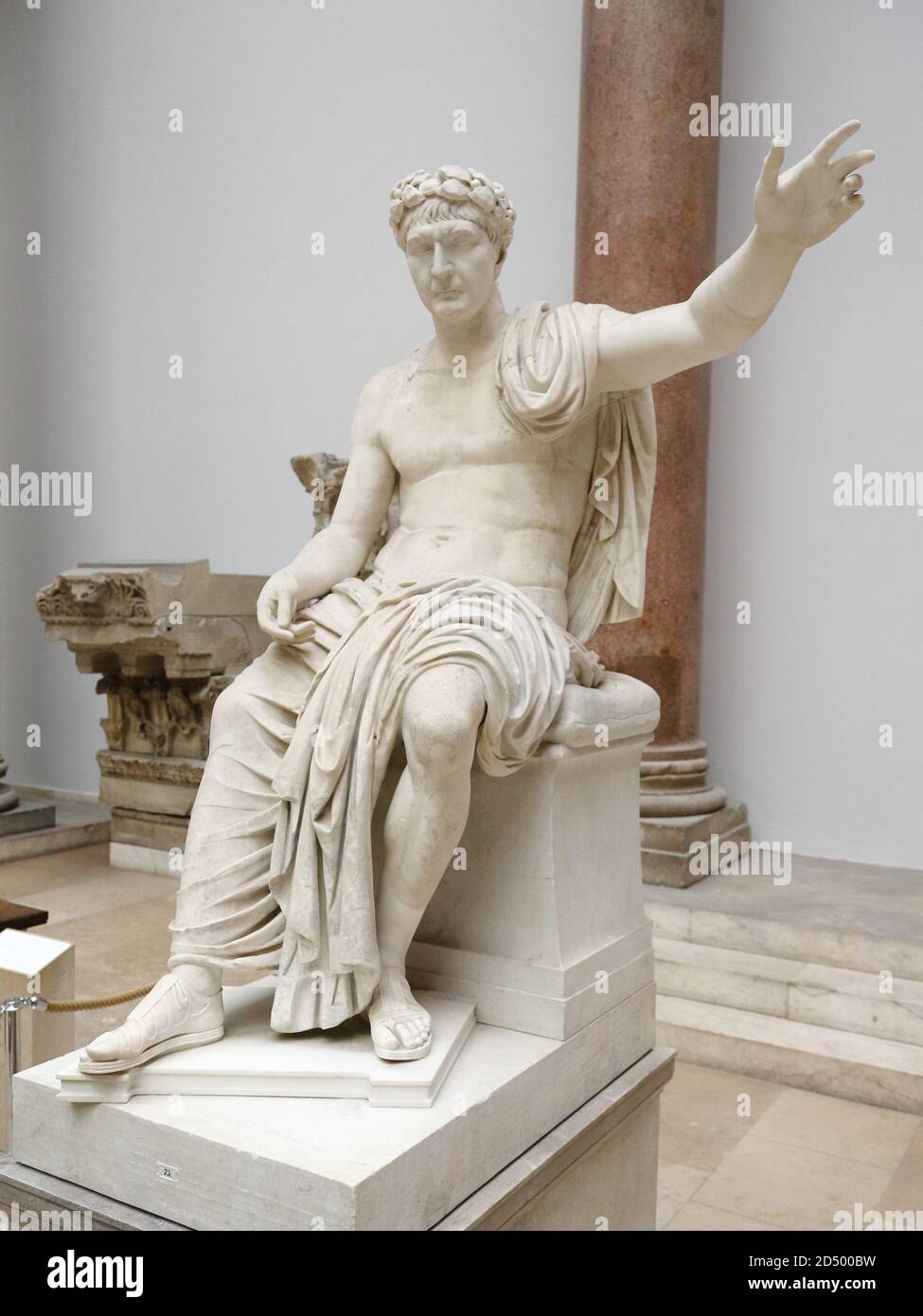 Sitting throne hi-res stock photography and images - Alamy