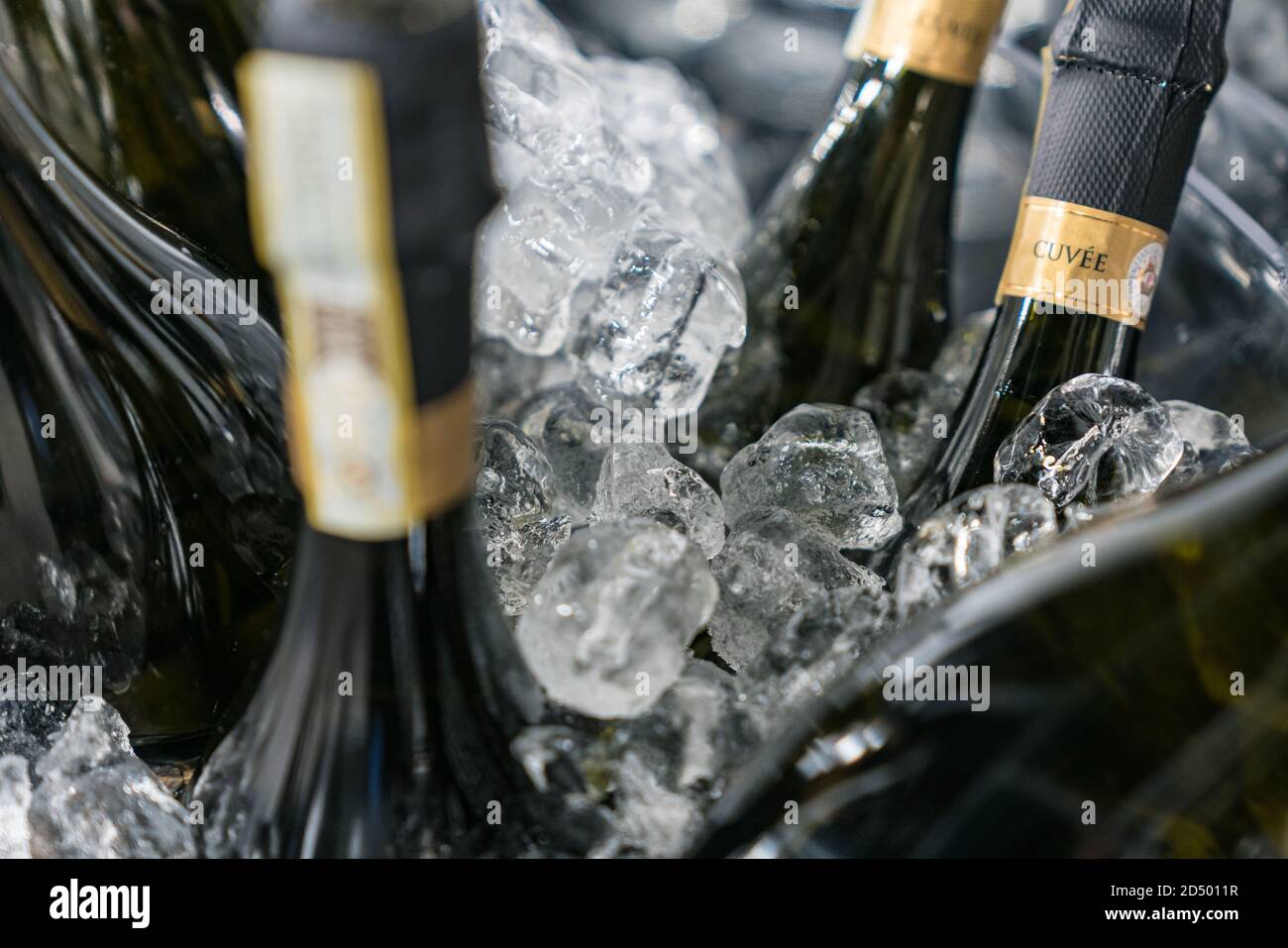 Prosecco and champagne sparkling wine bottles hi-res stock photography ...