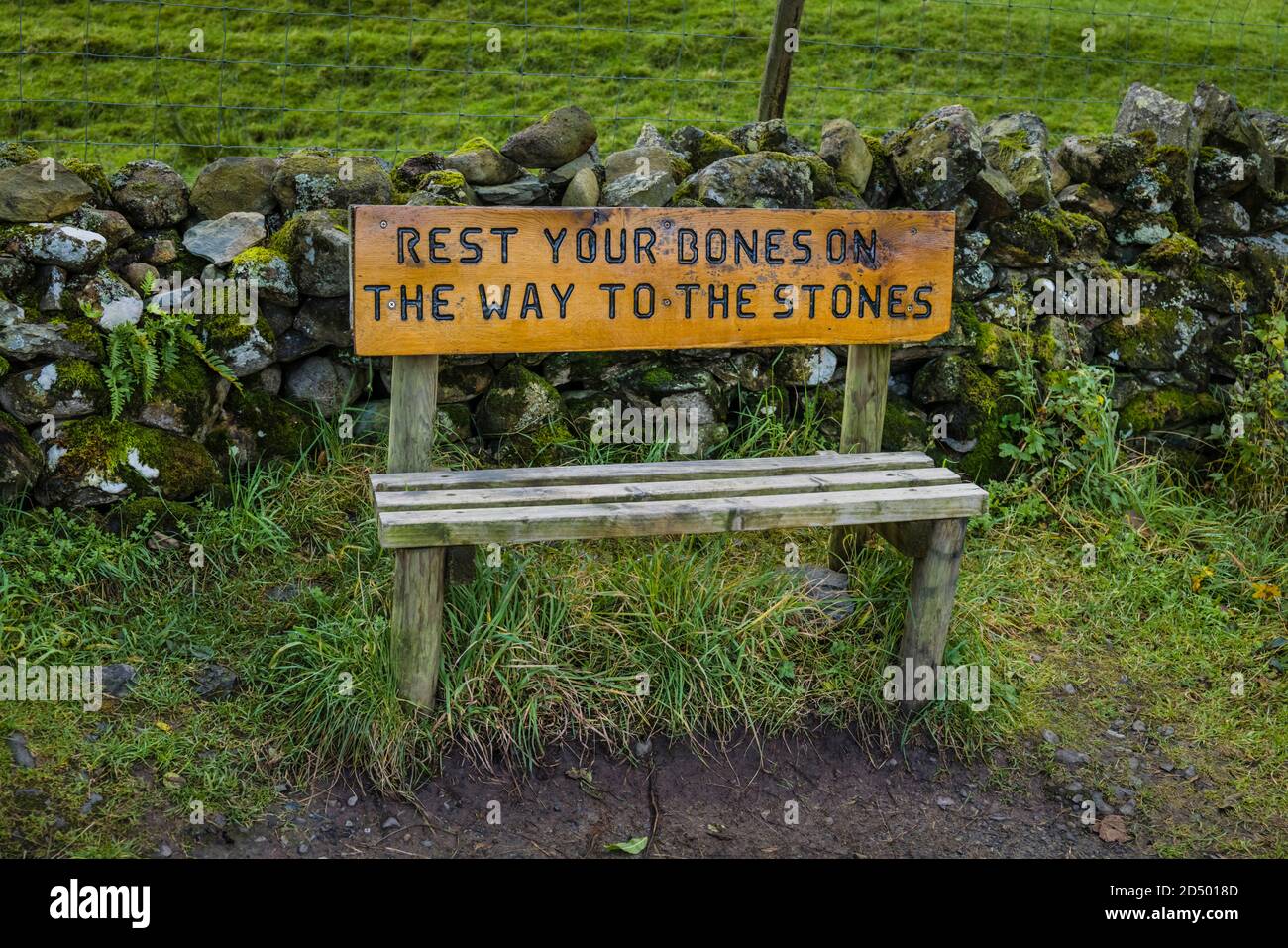 Roadside bench hi-res stock photography and images - Alamy