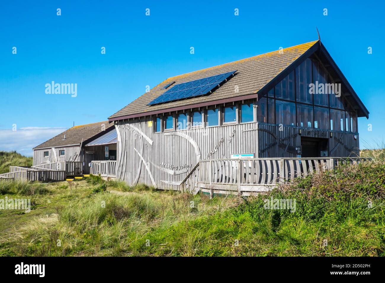 Ynyslas visitor centre hi-res stock photography and images - Alamy