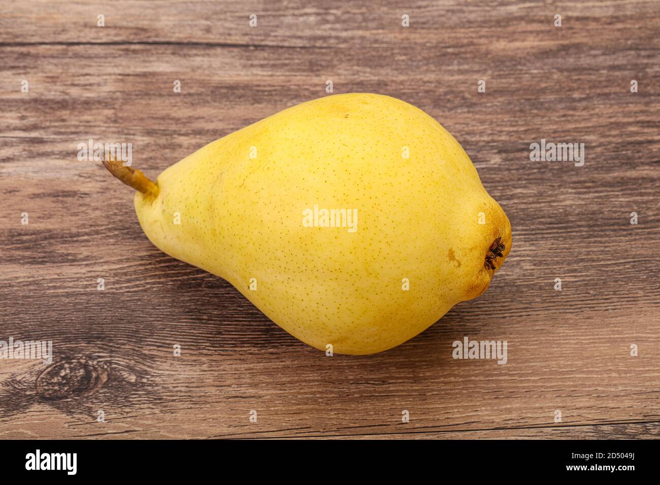 Ripe, tsasty and sweet Yellow Chinese Pear Stock Photo - Alamy