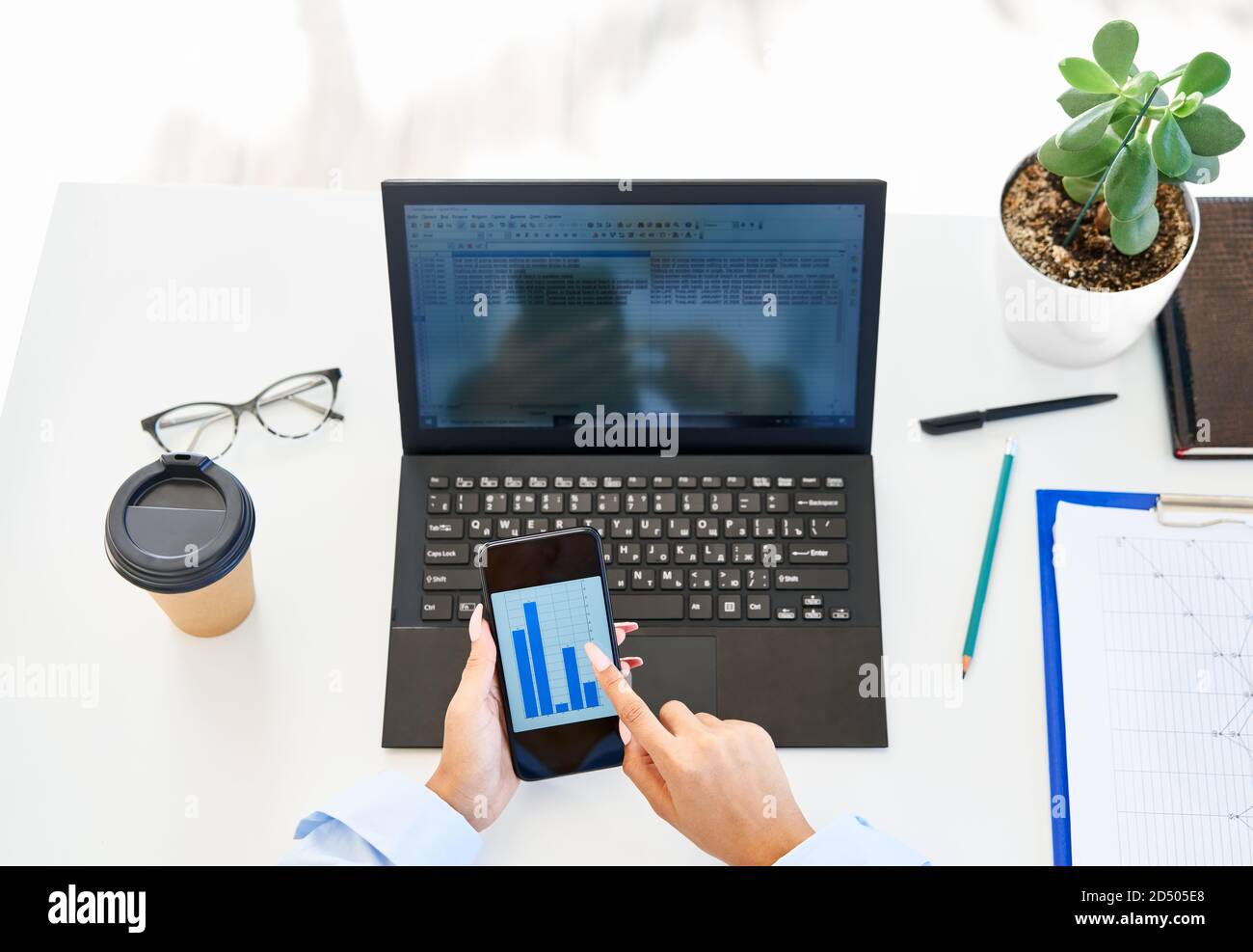 Economic growth graph hi-res stock photography and images - Alamy