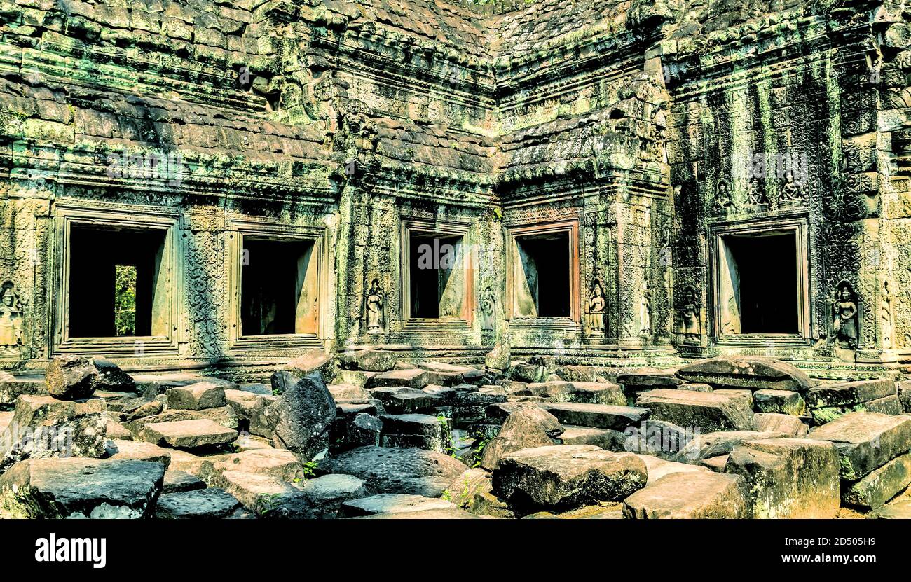 Preah Khan "Royal Sword" temple frame - Angkor Wat complex, Siem Reap ...