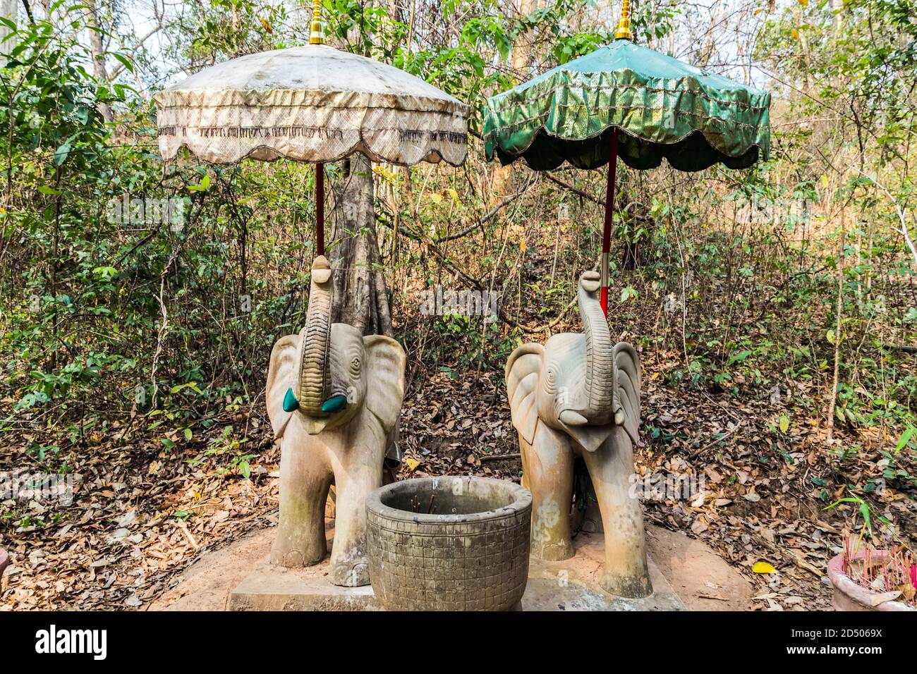 Angkor Wat elephant sculpture, Cambodia. UNESCO World Heritage Site ...