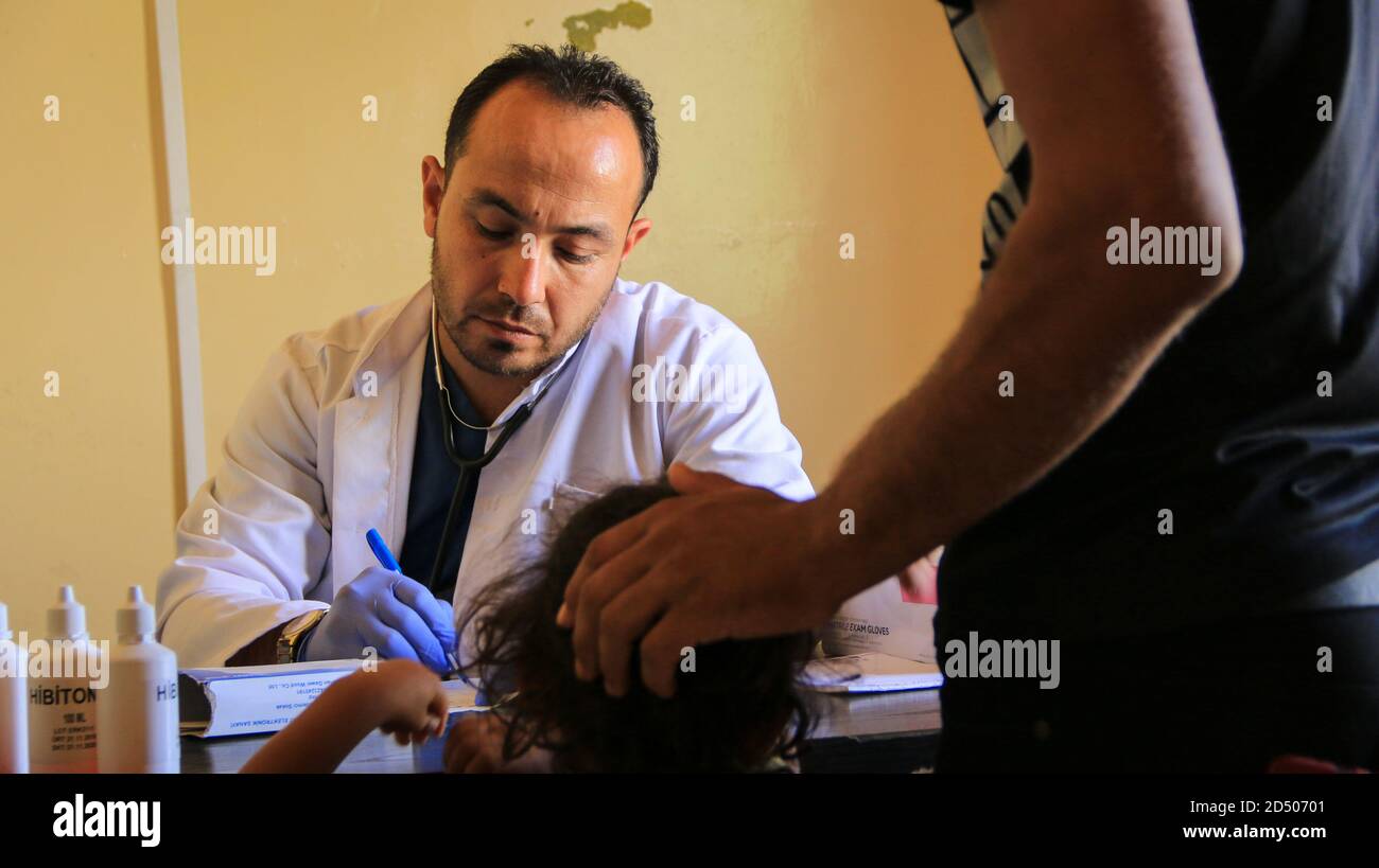 A friendly dialogue between the doctor and the patient, the doctor ...