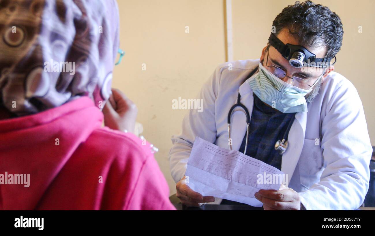 A friendly dialogue between the doctor and the patient, the doctor ...