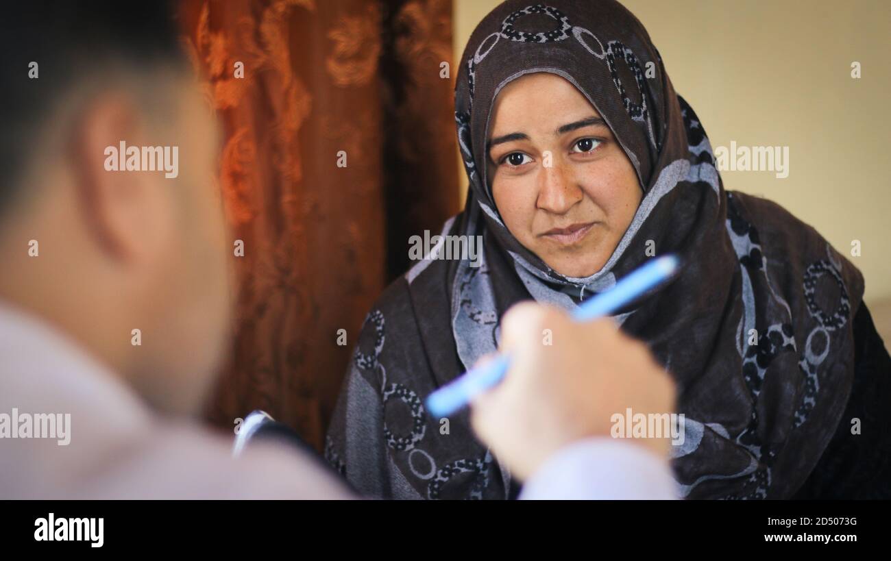 A friendly dialogue between the doctor and the patient, the doctor ...