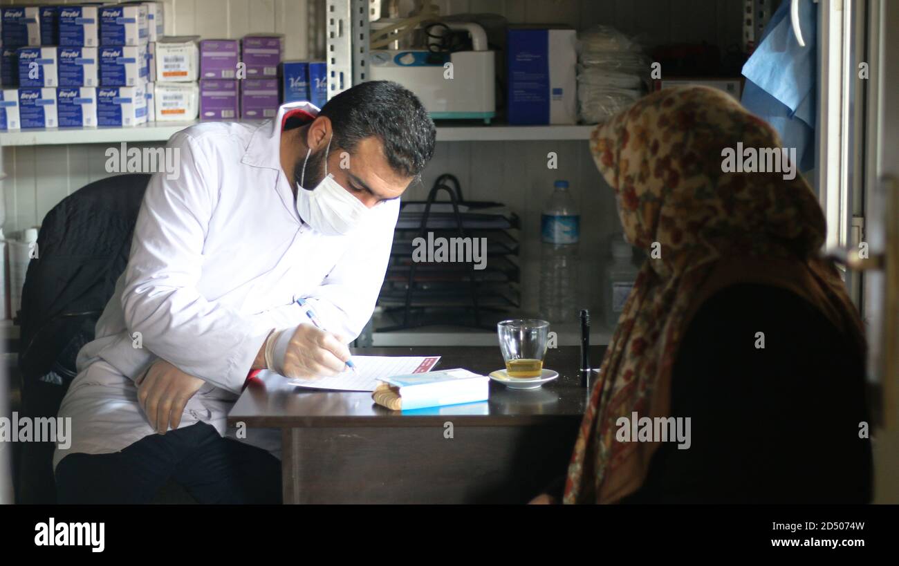 A friendly dialogue between the doctor and the patient, the doctor ...