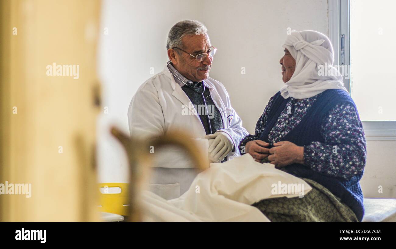 A friendly dialogue between the doctor and the patient, the doctor ...