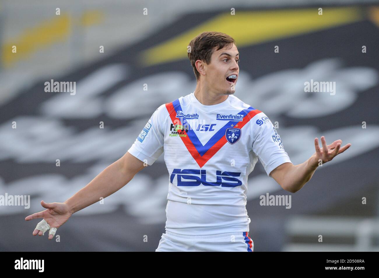 Wakefield Trinity's Alex Walker gives instruction Stock Photo - Alamy