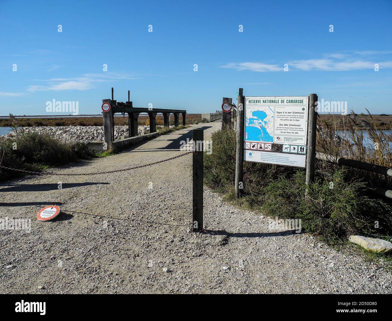 Digue a la mer camargue hi-res stock photography and images - Alamy