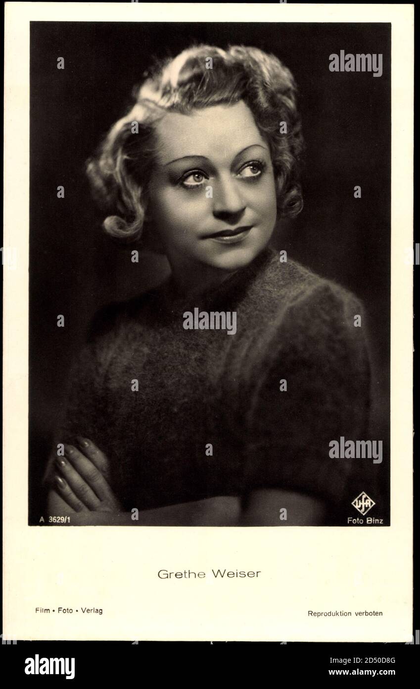 Schauspielerin Grethe Weiser im Pullunder | usage worldwide Stock Photo ...