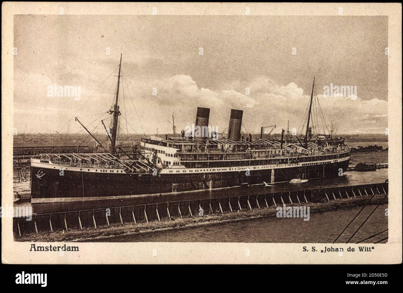 Der Dampfer Johan de Witt beim Anlegen | usage worldwide Stock Photo ...