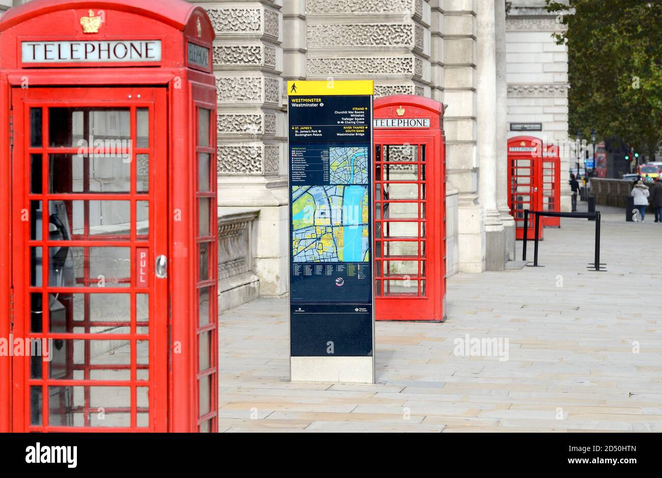 Traditional uk phone boxes hi-res stock photography and images - Alamy