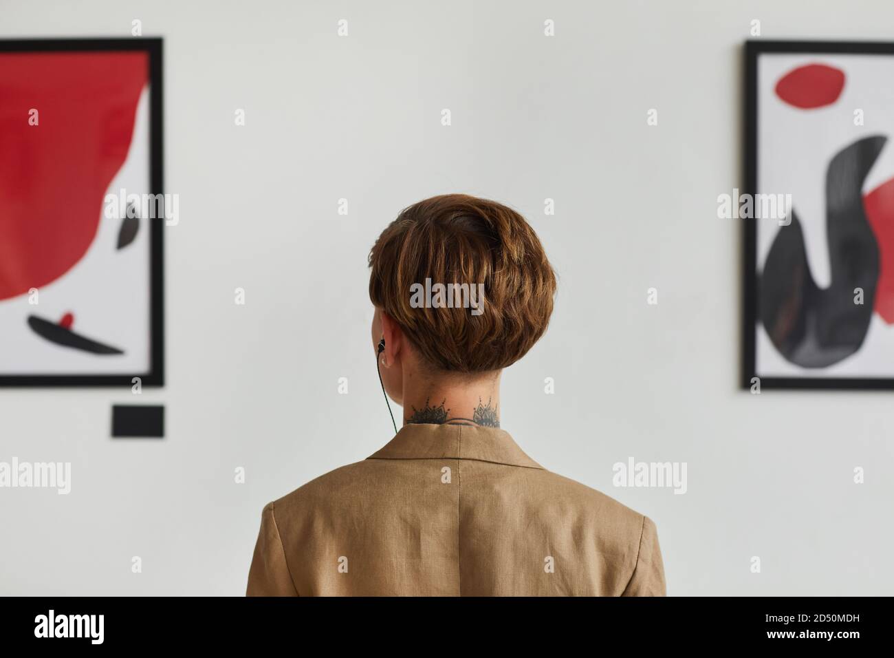 Professional tour guide hi-res stock photography and images - Alamy