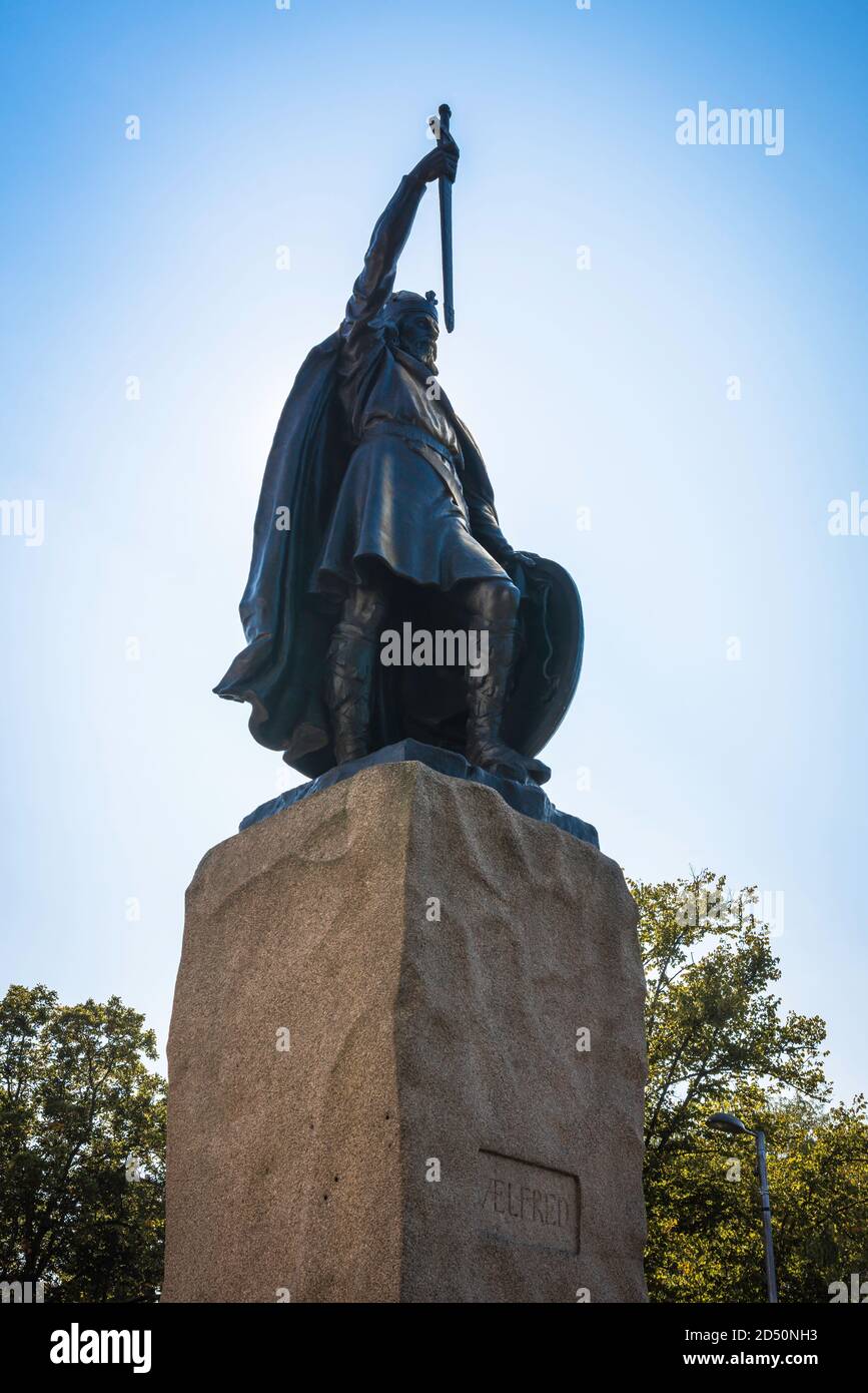 Winchester hampshire england statue alfred hi-res stock photography and ...