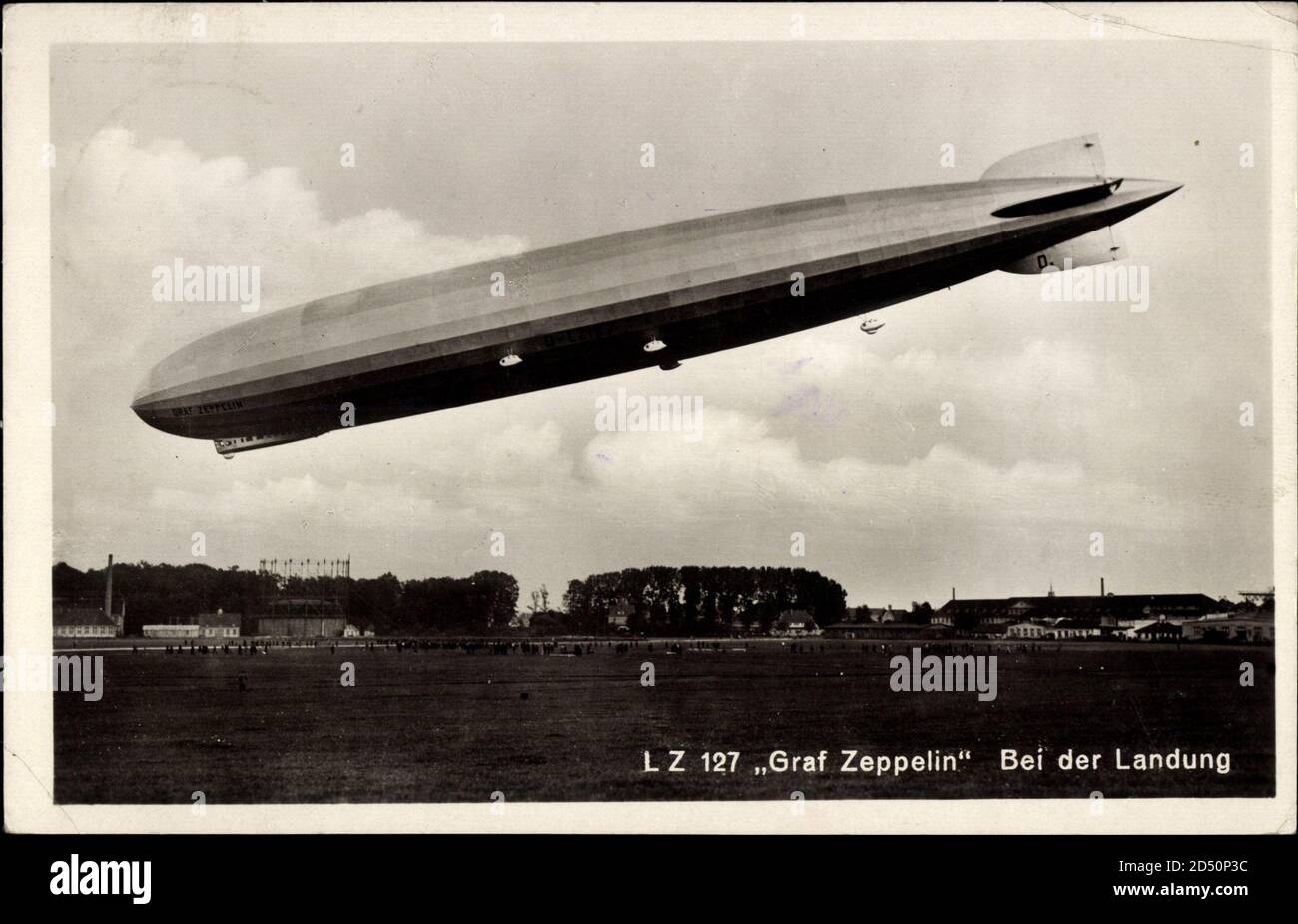 LZ 127, Graf Zeppelin bei der Landung, Luftschiff | usage worldwide Stock Photo - Alamy