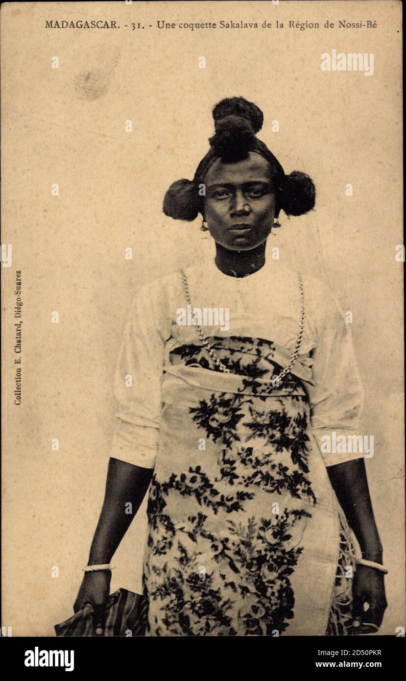 Madagaskar, Une coquette Sakalava de la Region de Nossi Be | usage ...