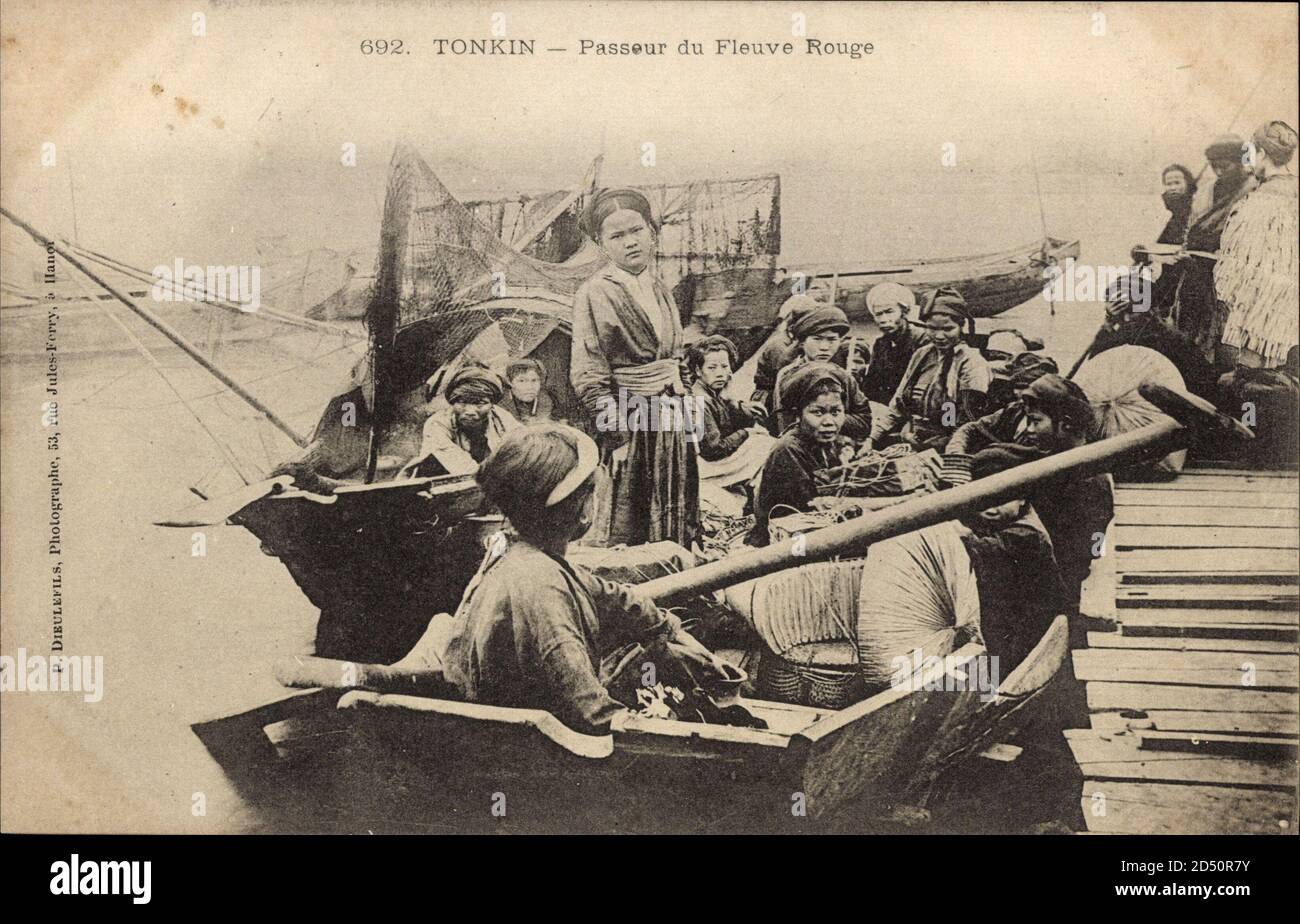 Tonkin Vietnam, Passeur du Fleuve Rouge, Einheimische im Boot | usage ...