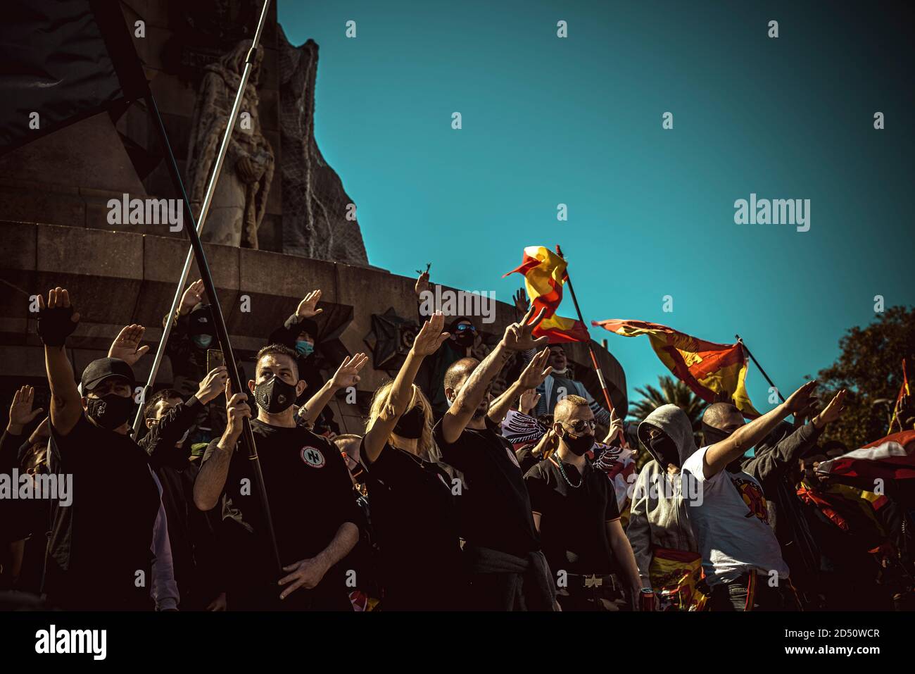 Barcelona, Spain. 12th Oct, 2020. Members of the far right group FNI ...