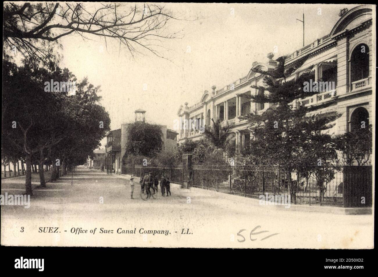 Suez Ägypten, Office of Suez Canal Company, Kinder | usage worldwide ...