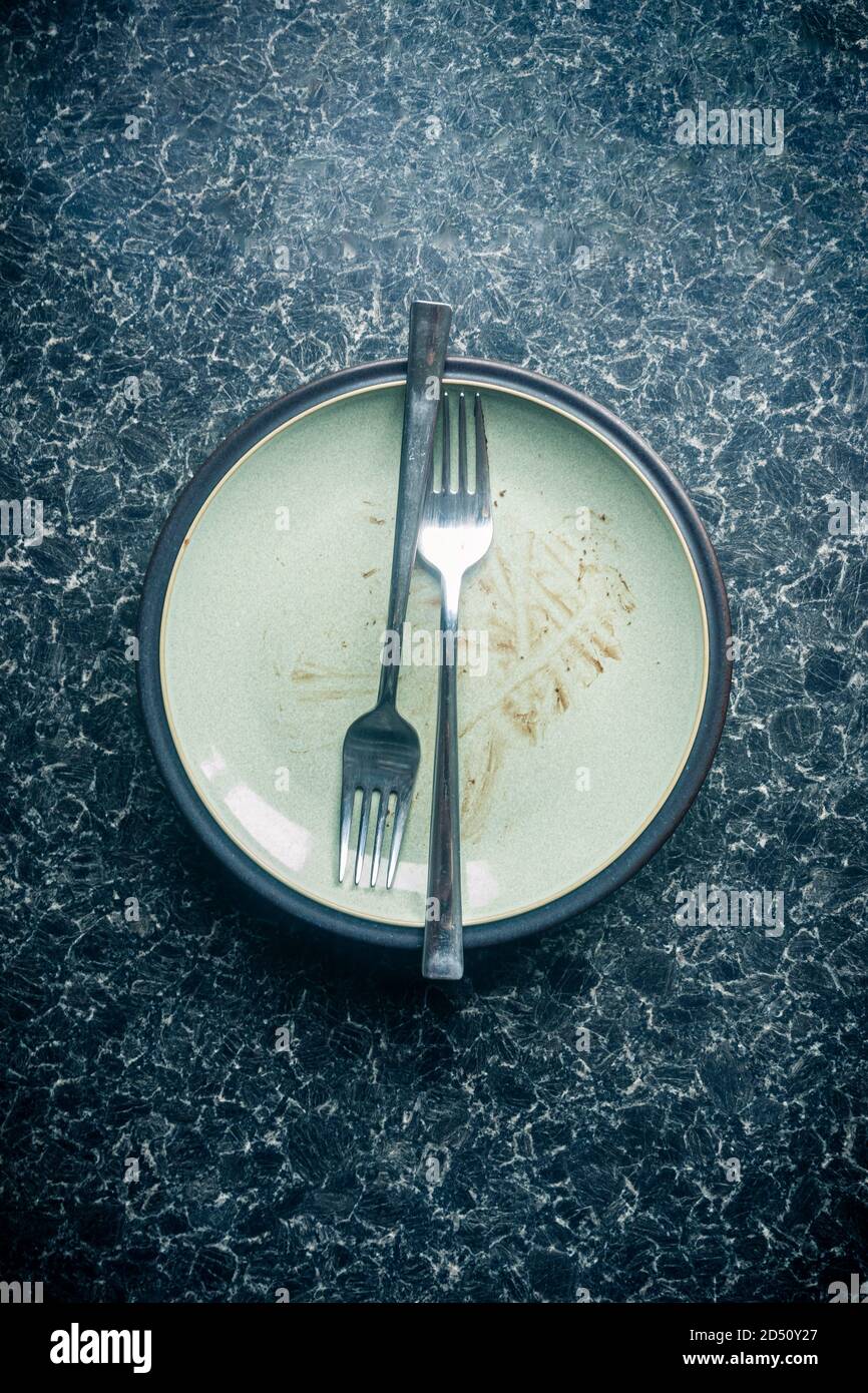 Empty plate after eating cake hi-res stock photography and images - Alamy