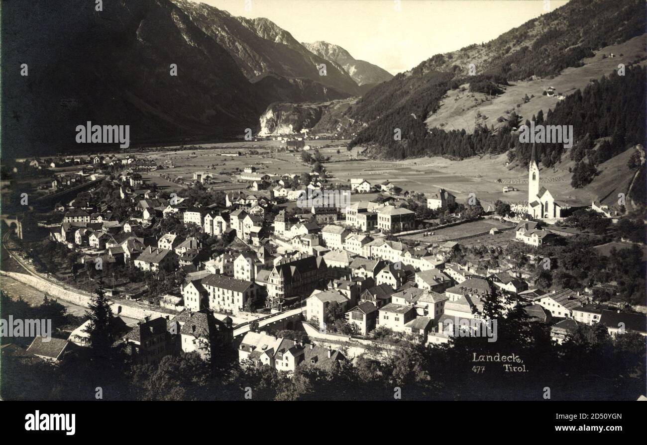 Landeck Tirol, Panorama, Ort im Tal, Berge | usage worldwide Stock ...