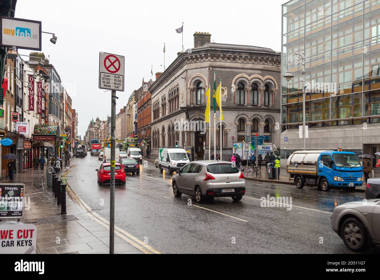 Wet street in dublin hi-res stock photography and images - Alamy