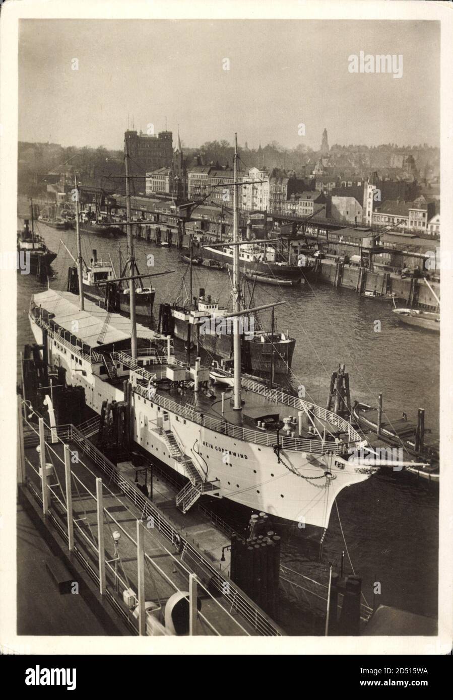 Anker barge hi-res stock photography and images - Alamy