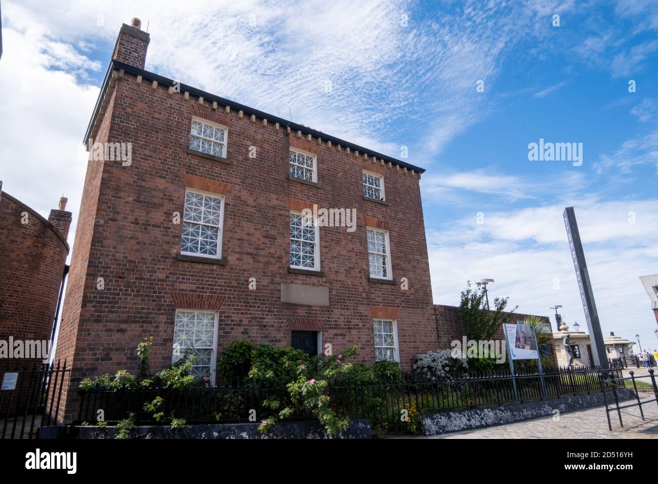 Piermasters house albert docks hi-res stock photography and images - Alamy