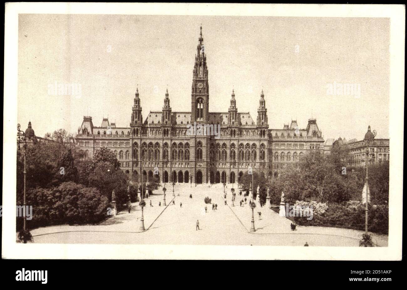 Wien I, Blick auf das Rathaus in Frontalansicht | usage worldwide Stock ...
