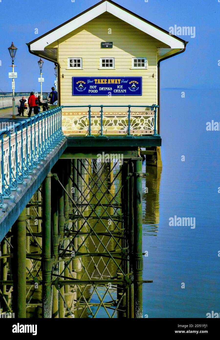 Snack bar on the pier at Penarth in Wales Stock Photo - Alamy