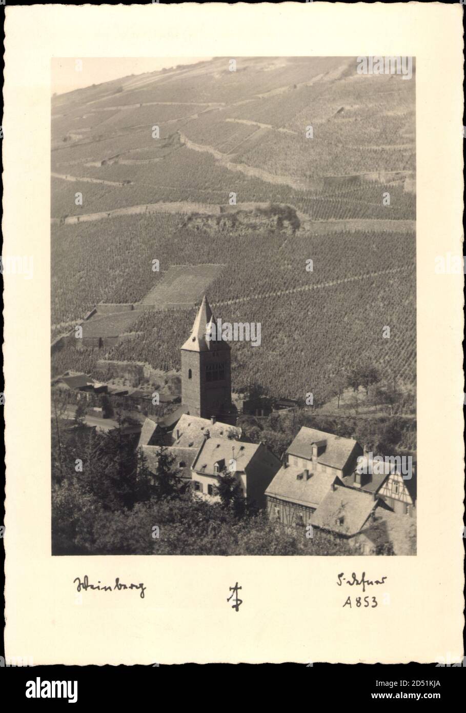 Steinberg Tirol, Ort mit Häusern und Kirche | usage worldwide Stock ...