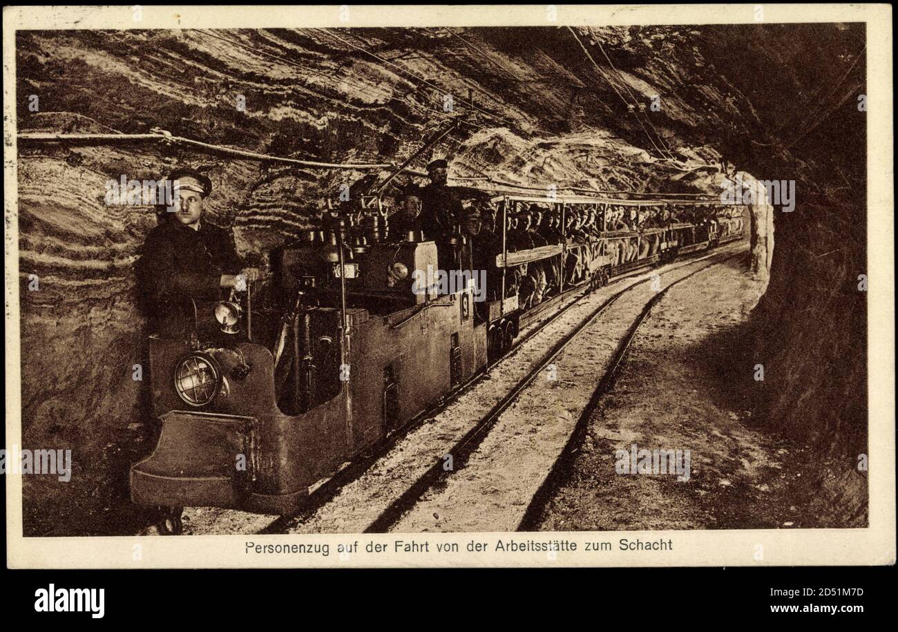 Staßfurt, Personenzug im Schacht des Kaliwerkes | usage worldwide Stock ...