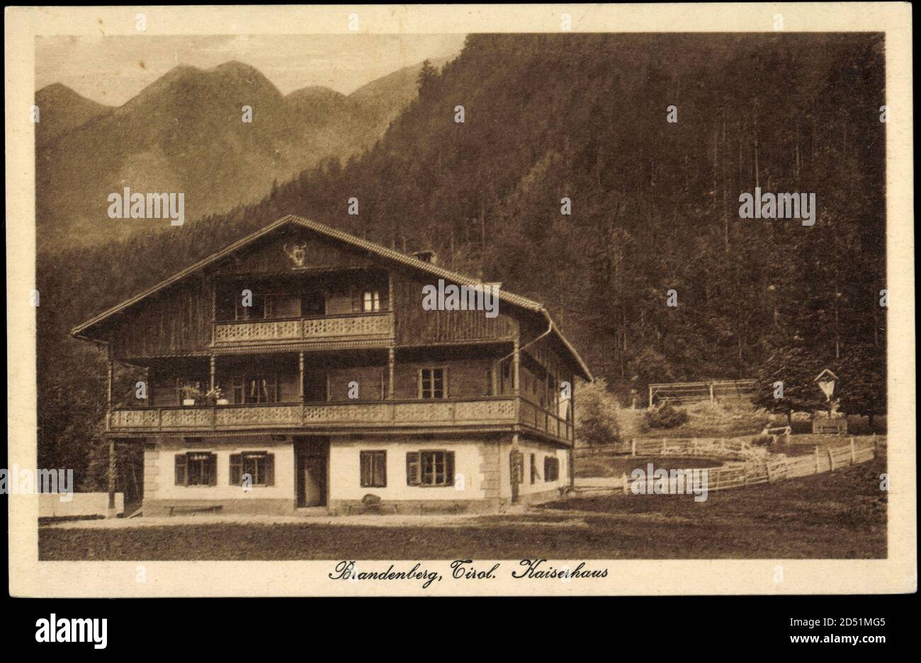 Brandenberg Tirol, Blick auf das Kaiserhaus im Wald | usage worldwide ...