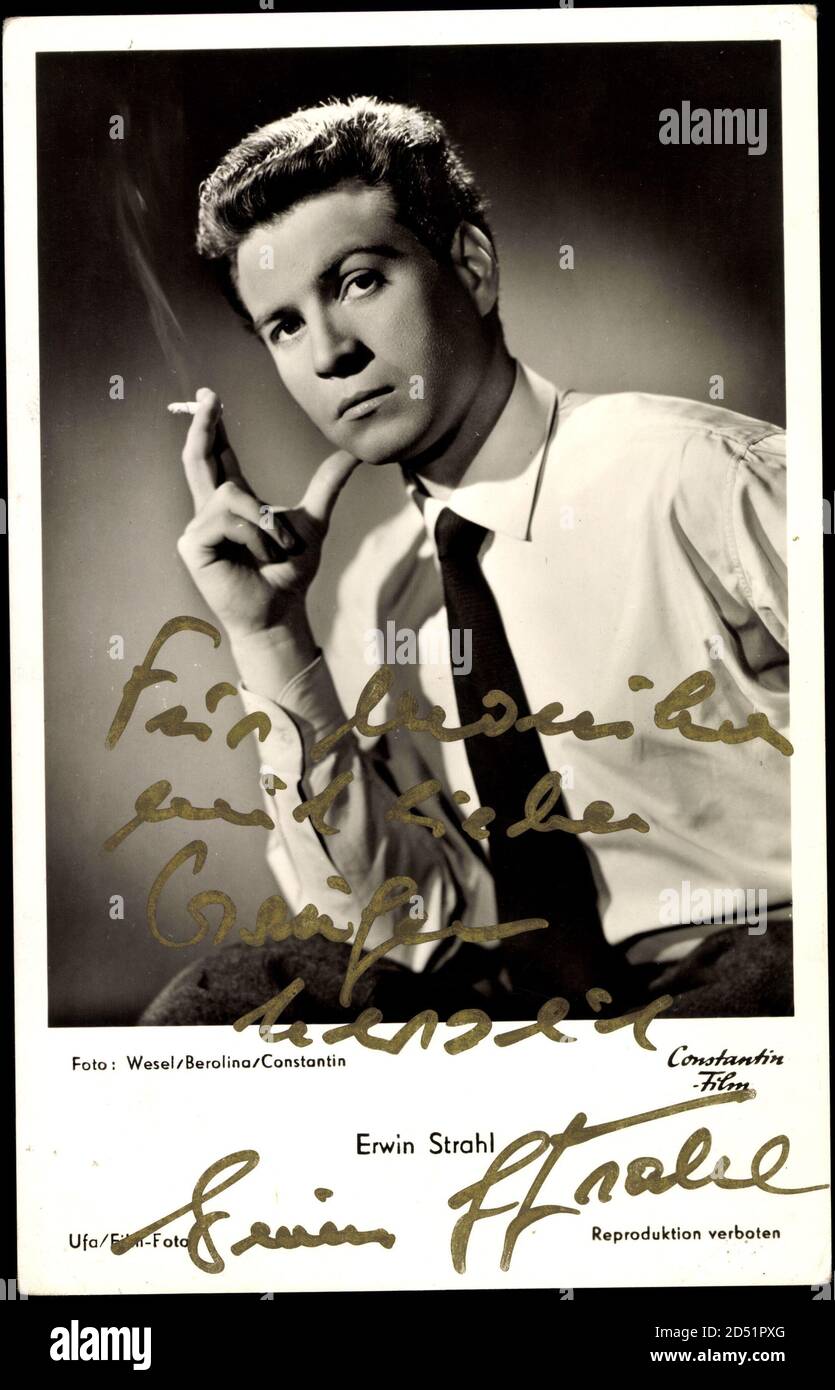 Schauspieler Erwin Strahl, Zigarette,Constantin Film | usage worldwide Stock Photo - Alamy