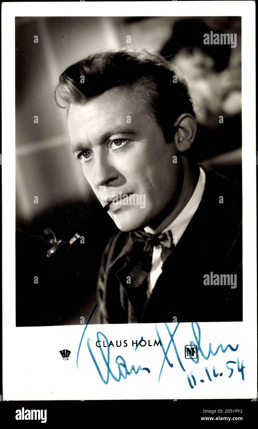 Schauspieler Claus Holm mit Pfeife, Rauchen | usage worldwide Stock ...