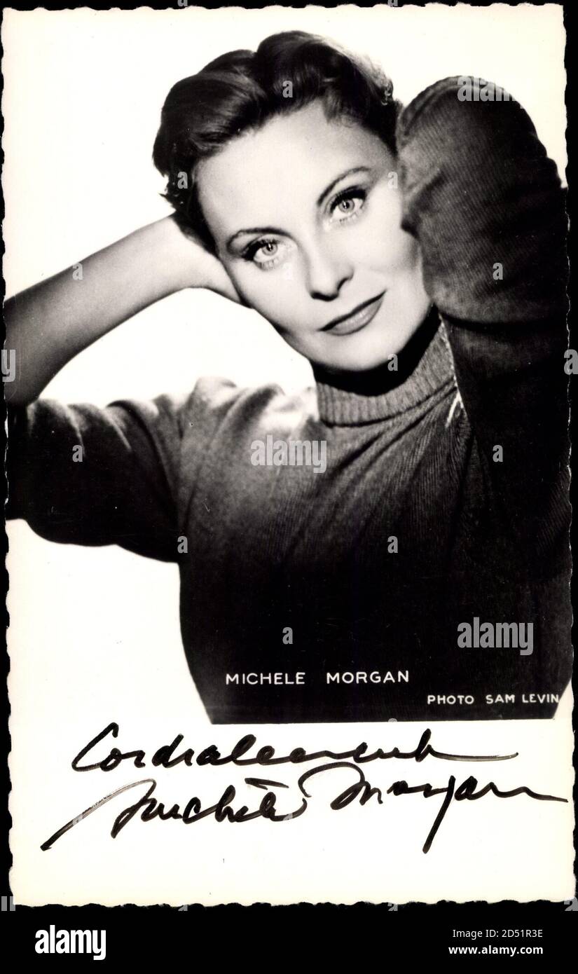 Schauspielerin Morgan Michèle, in einem Pullover | usage worldwide ...