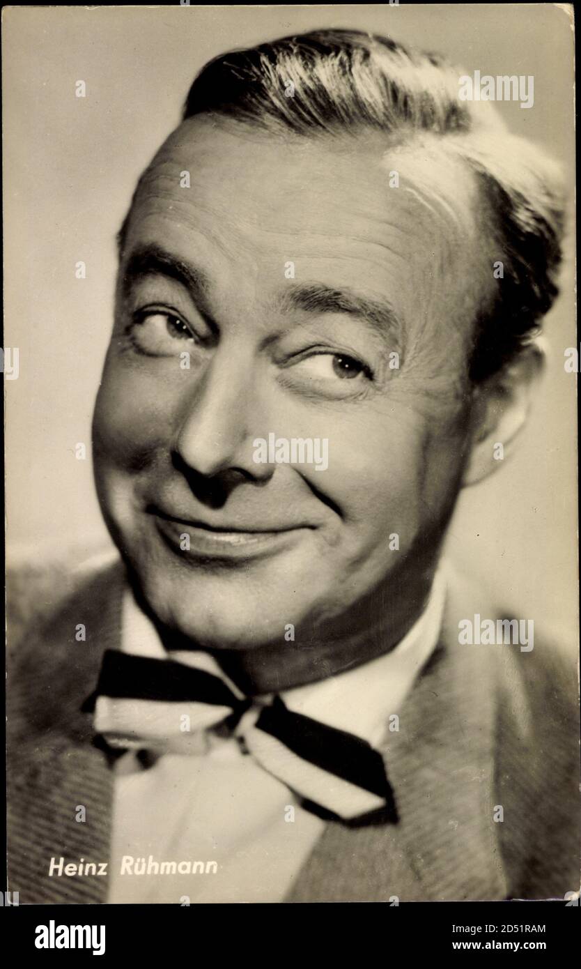 Schauspieler Heinz Rühmann, Fliege, Portrait | usage worldwide Stock ...
