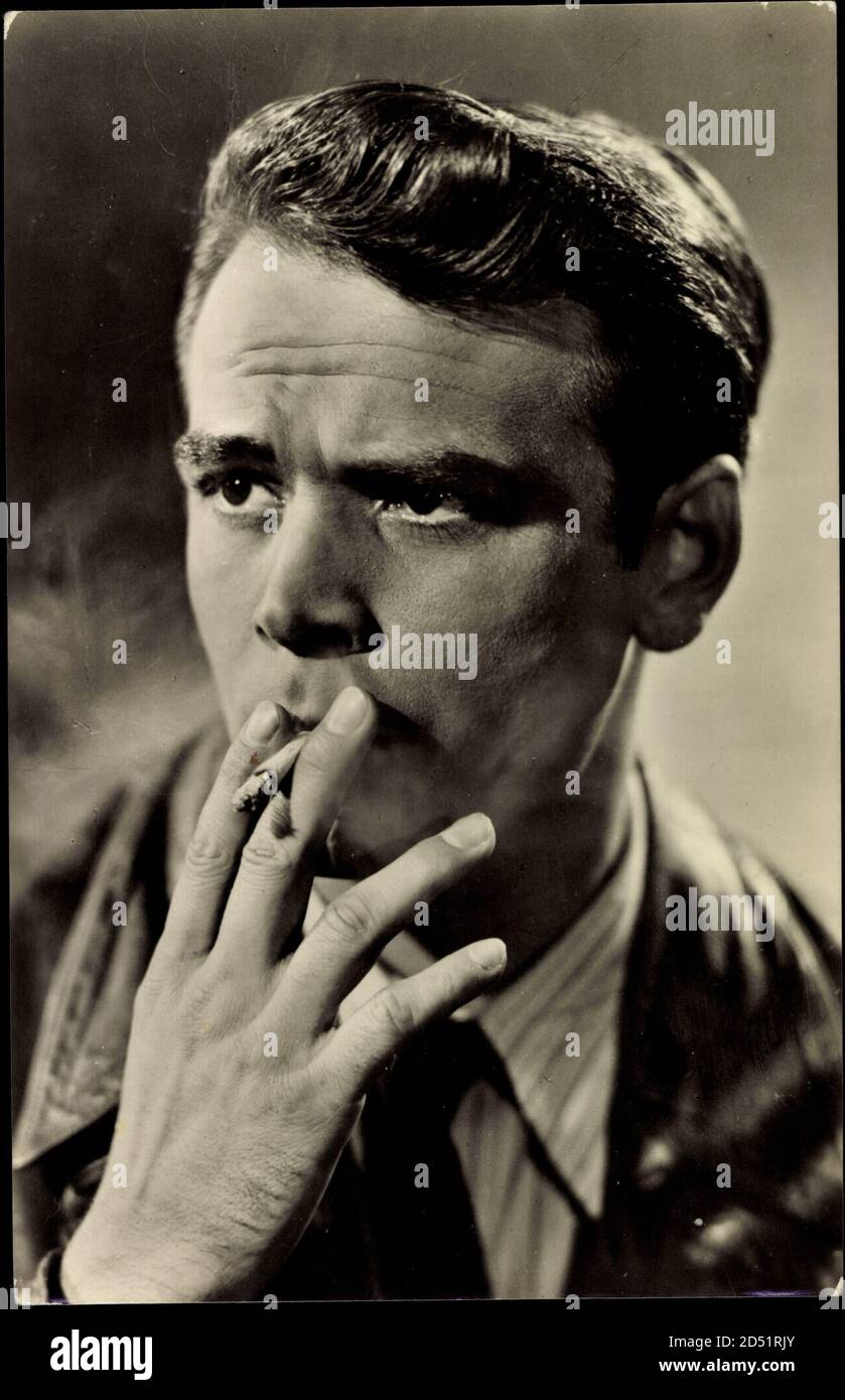Schauspieler Edwin Marian, Zigarette, rauchen | usage worldwide Stock ...