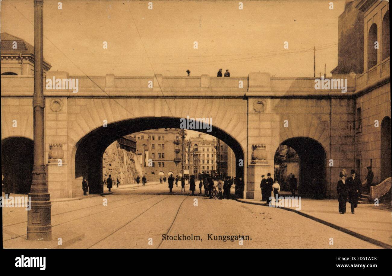 Stockholm Schweden, Kungsgatan, Blick durch ein Tor, Brücke | usage ...